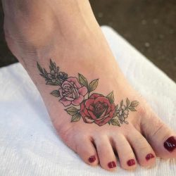 Ros tatuering: Betydelse, design, historia och foton