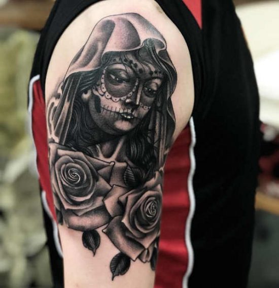 Ros tatuering: Betydelse, design, historia och foton