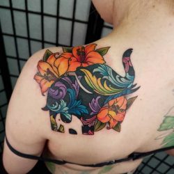 Lilja tatuering: Betydelse, design, historia och foton